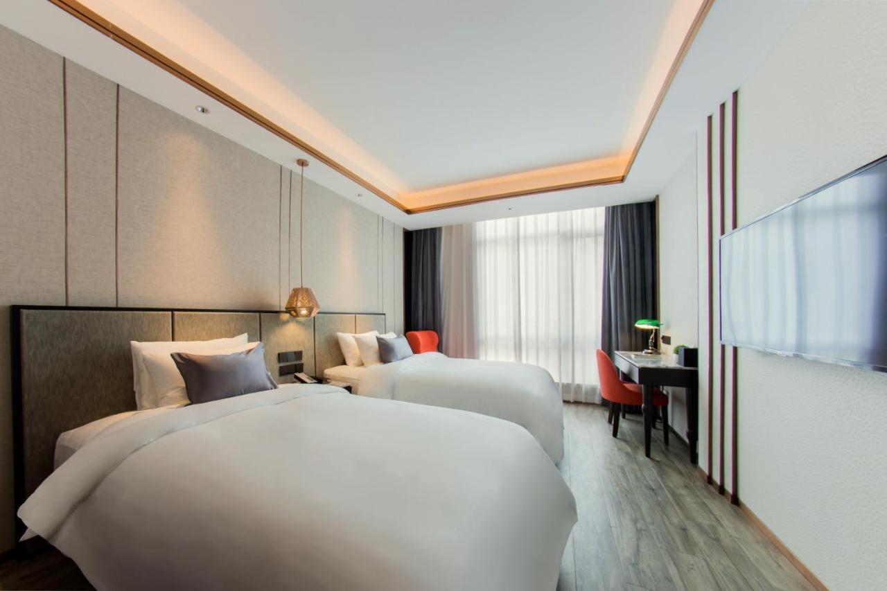 HOTEL YITEL PREMIUM | ⋆⋆⋆⋆ | SHANGHAI, CHINA | SEASON DEALS FROM $95